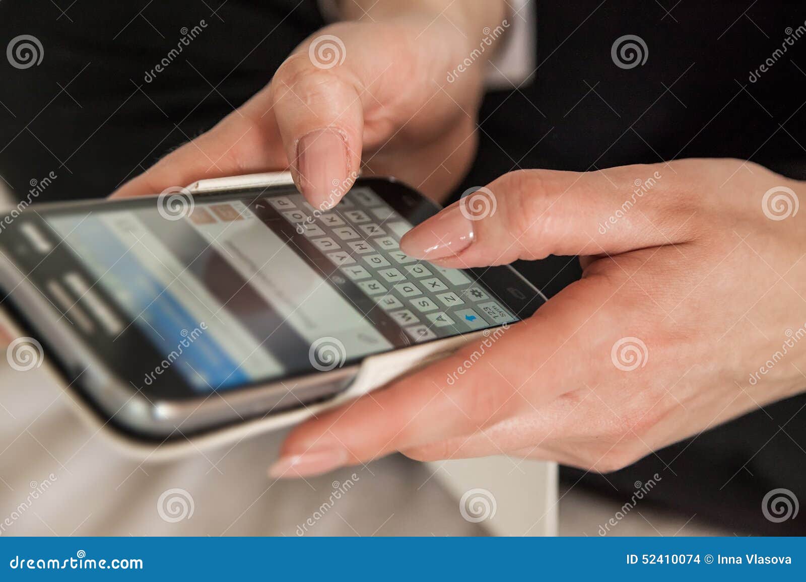 Woman texting sms stock photo. Image of touchscreen, smart - 52410074