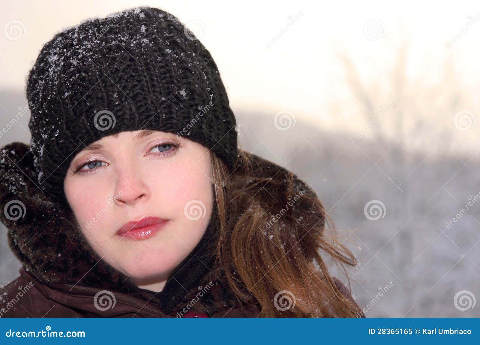 Woman with tuque stock image. Image of outdoor, tuque - 28365165