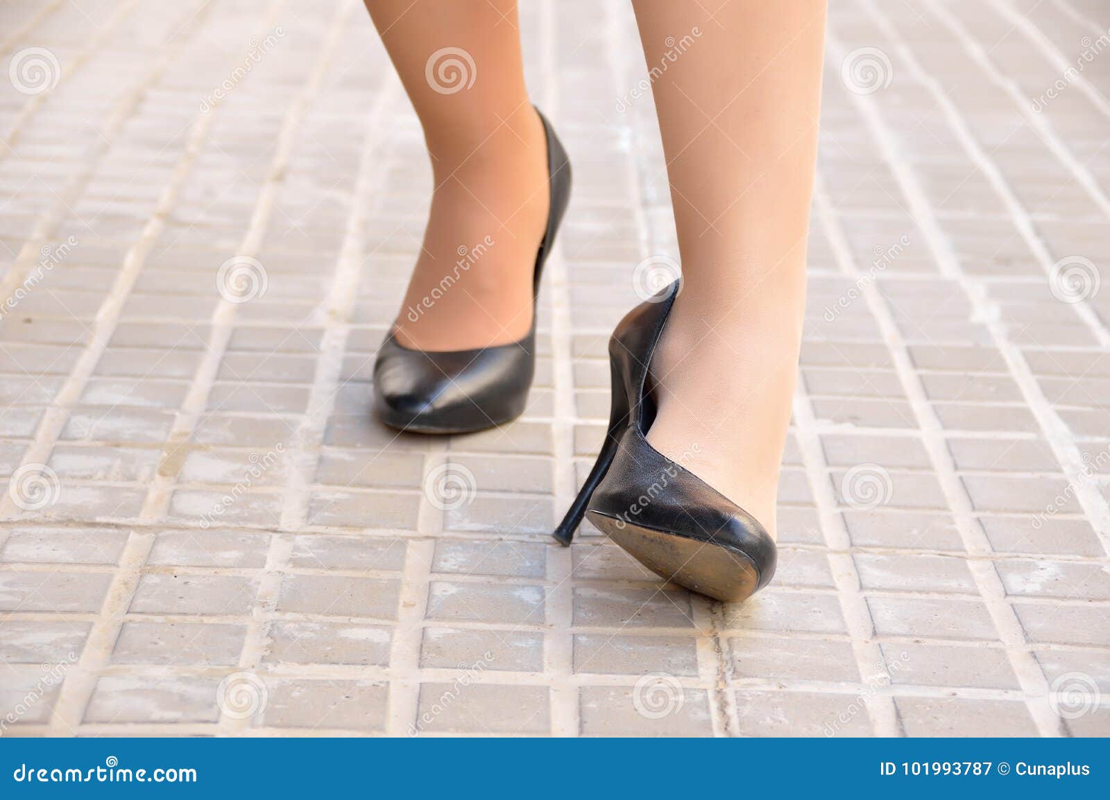 Woman With Ankle Twisted Stock Image Image Of High 101993787