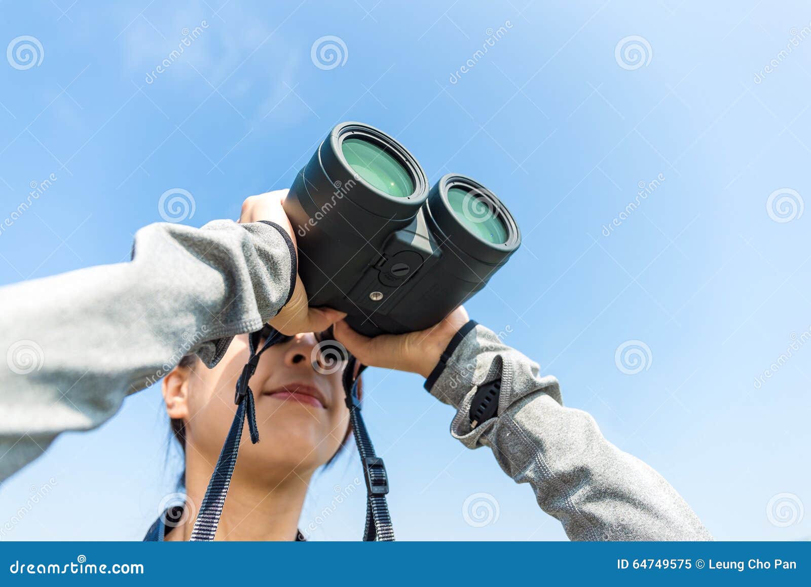 Woman use binoculars stock image. Image of blue, japanese - 64749575