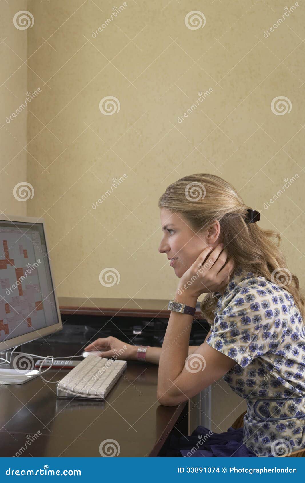Woman Using Computer in Office Stock Photo - Image of indoors, keyboard ...