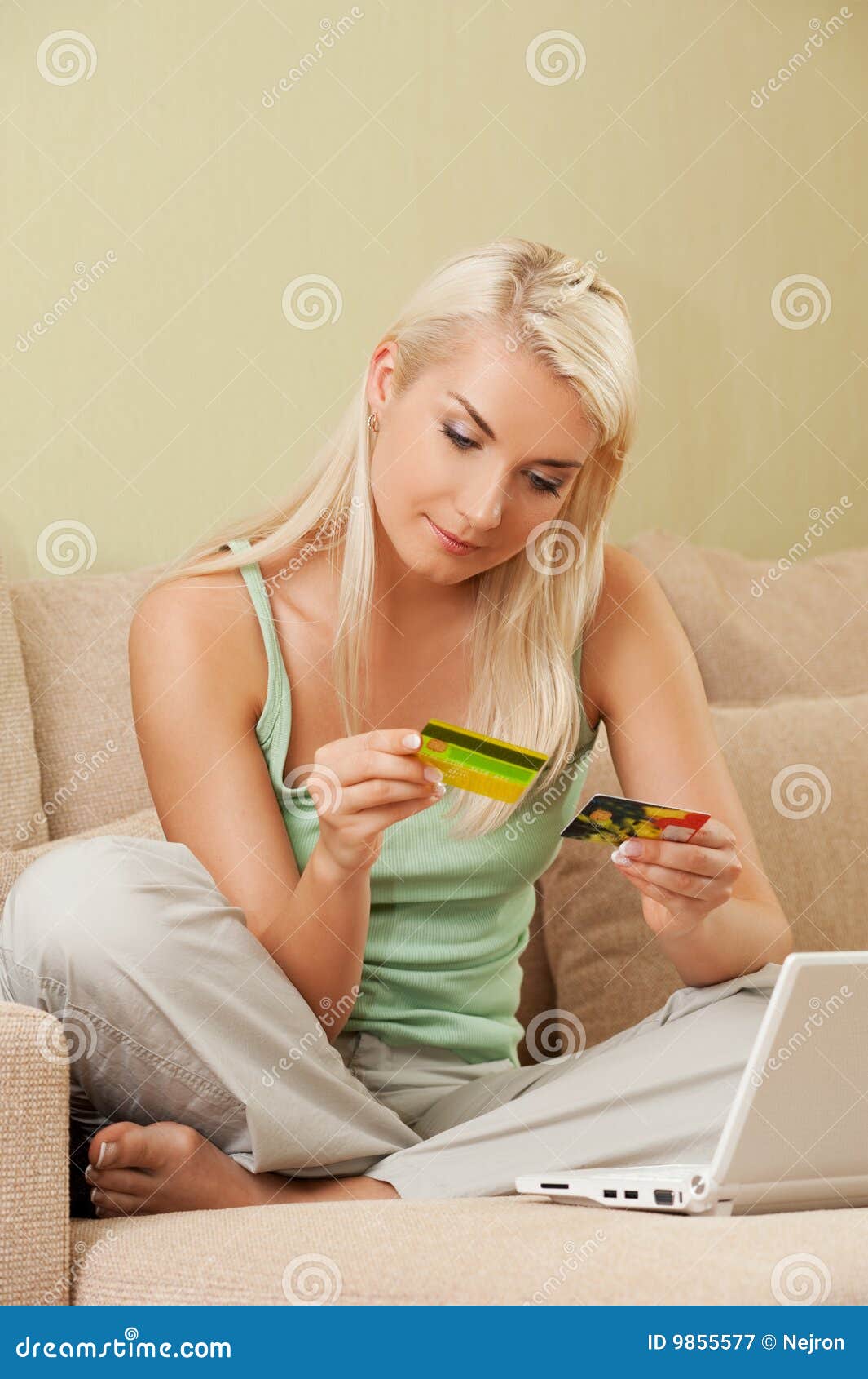 Woman using credit card stock image. Image of life, interior - 9855577