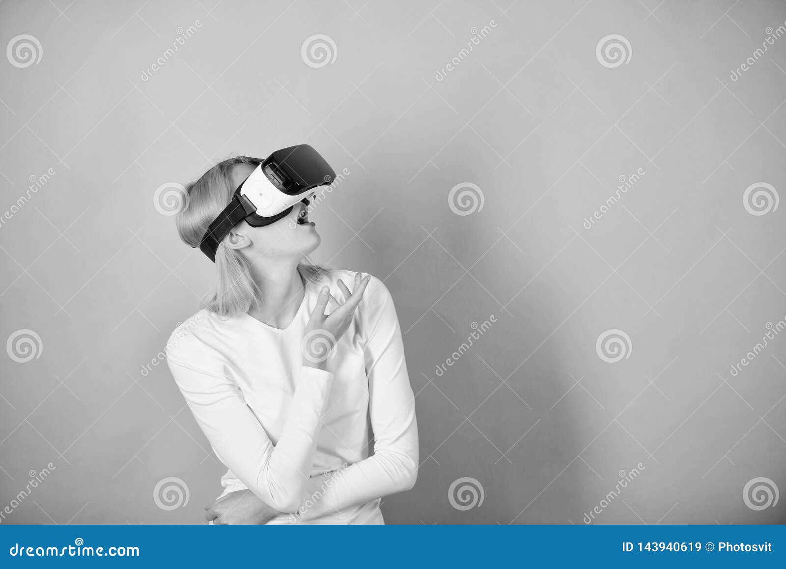 Woman with Virtual Reality Headset. Young Woman Using a Virtual Reality ...