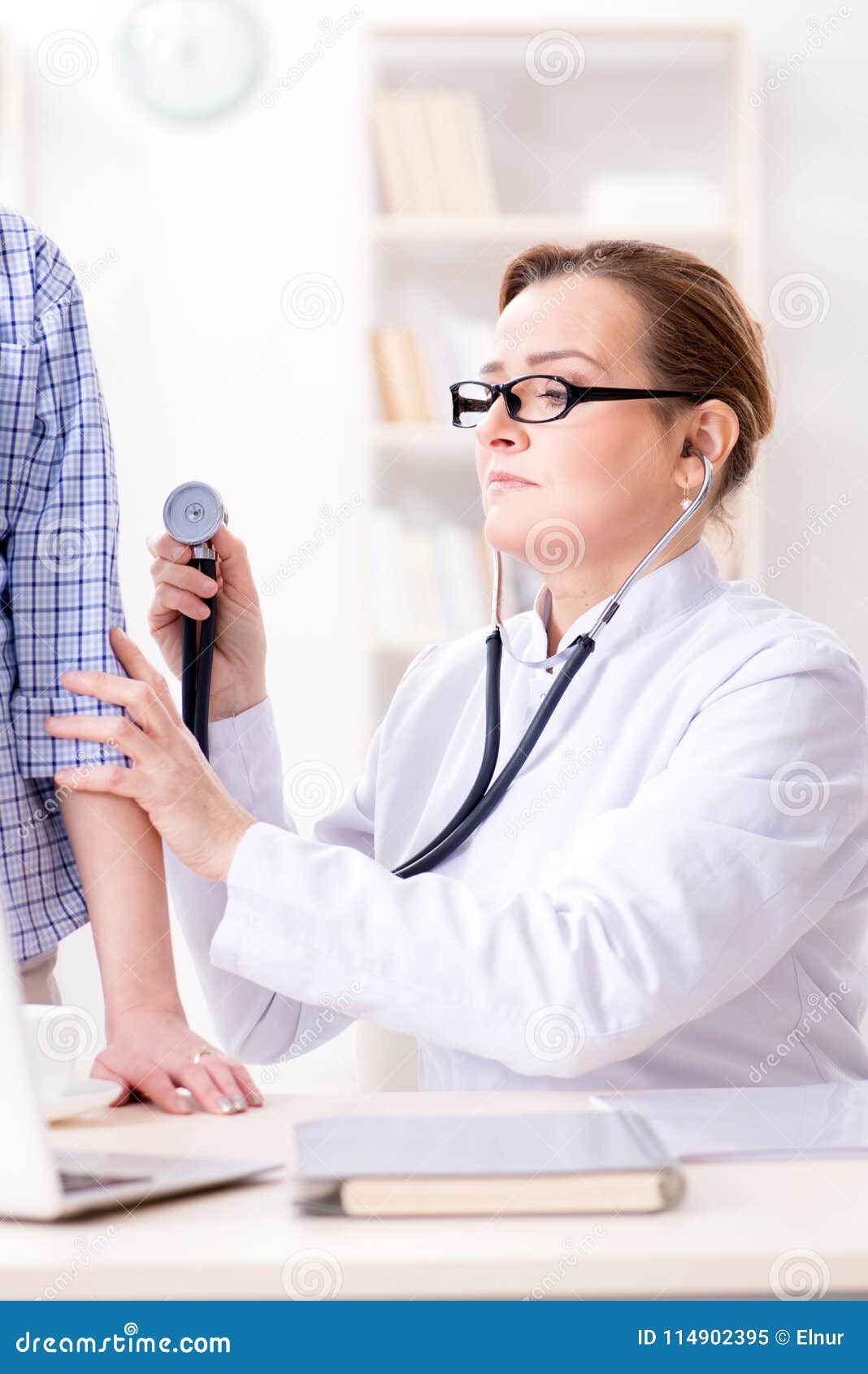The Woman Visiting Doctor for Regular Check-up Stock Image - Image of ...