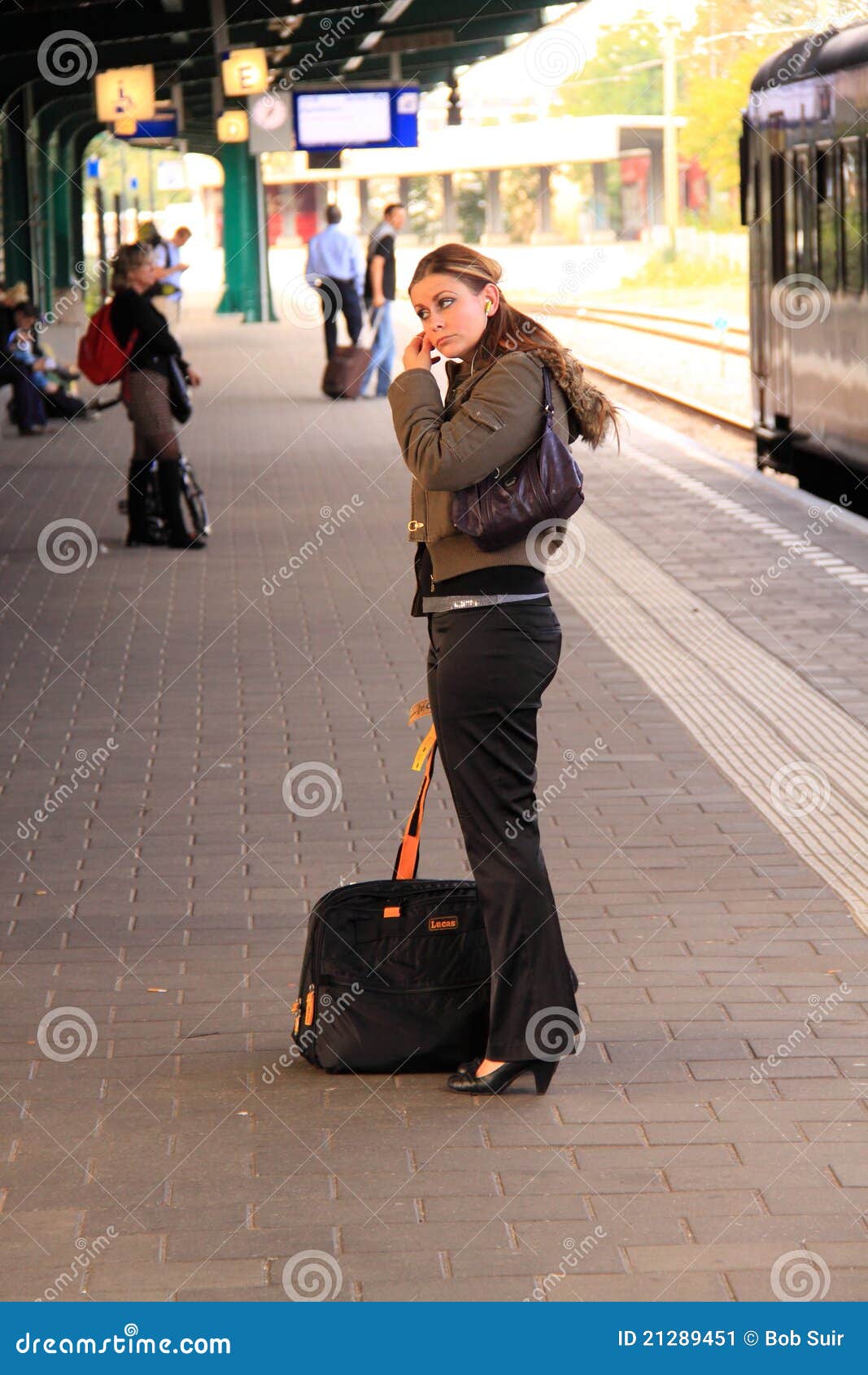 Woman Waiting for the Train Editorial Photo - Image of train, person ...