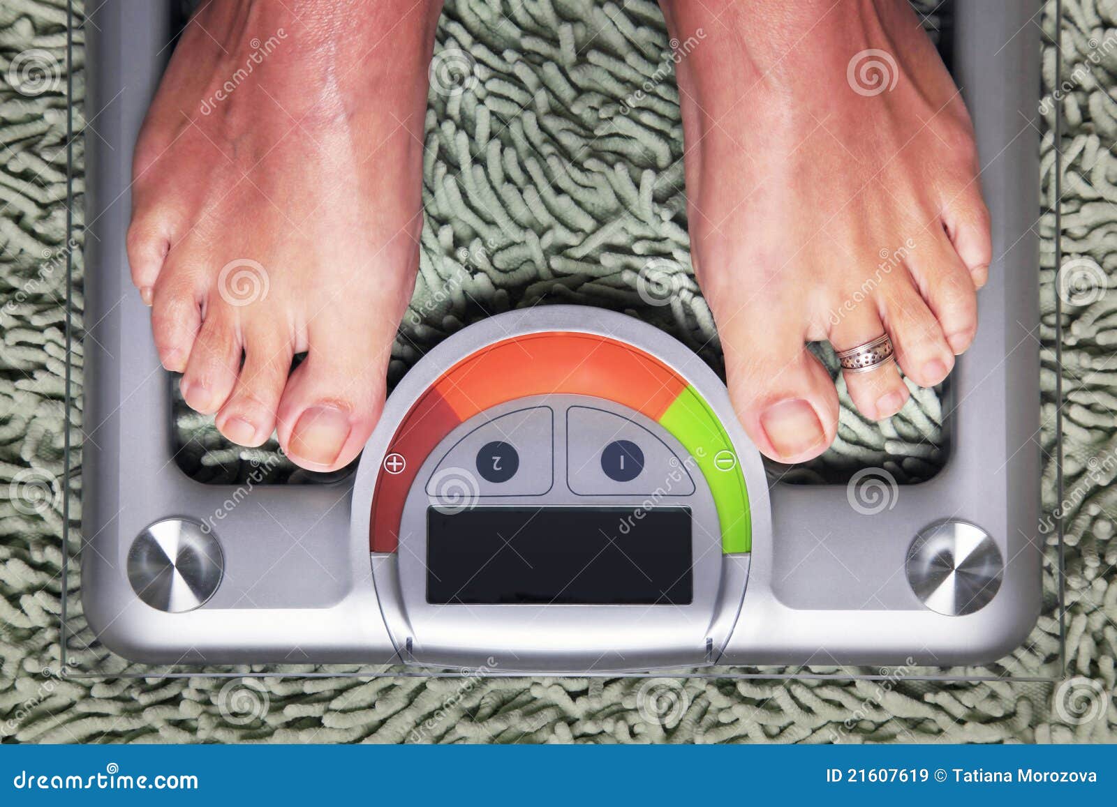 Woman on the weight scale stock image. Image of girl - 21607619
