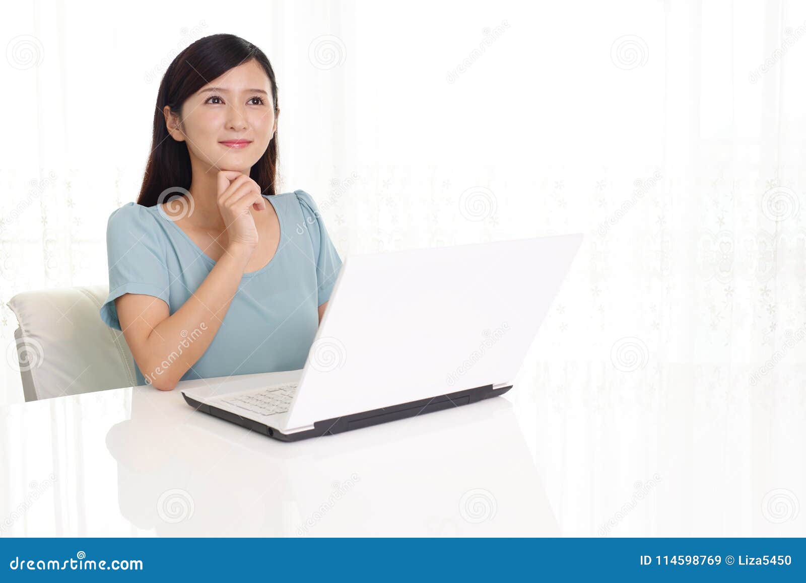 Smiling Woman Using a Laptop Stock Image - Image of hand, body: 114598769
