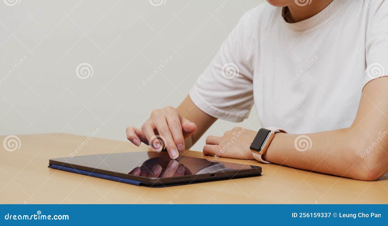 Woman work tablet computer stock image. Image of work - 256159337