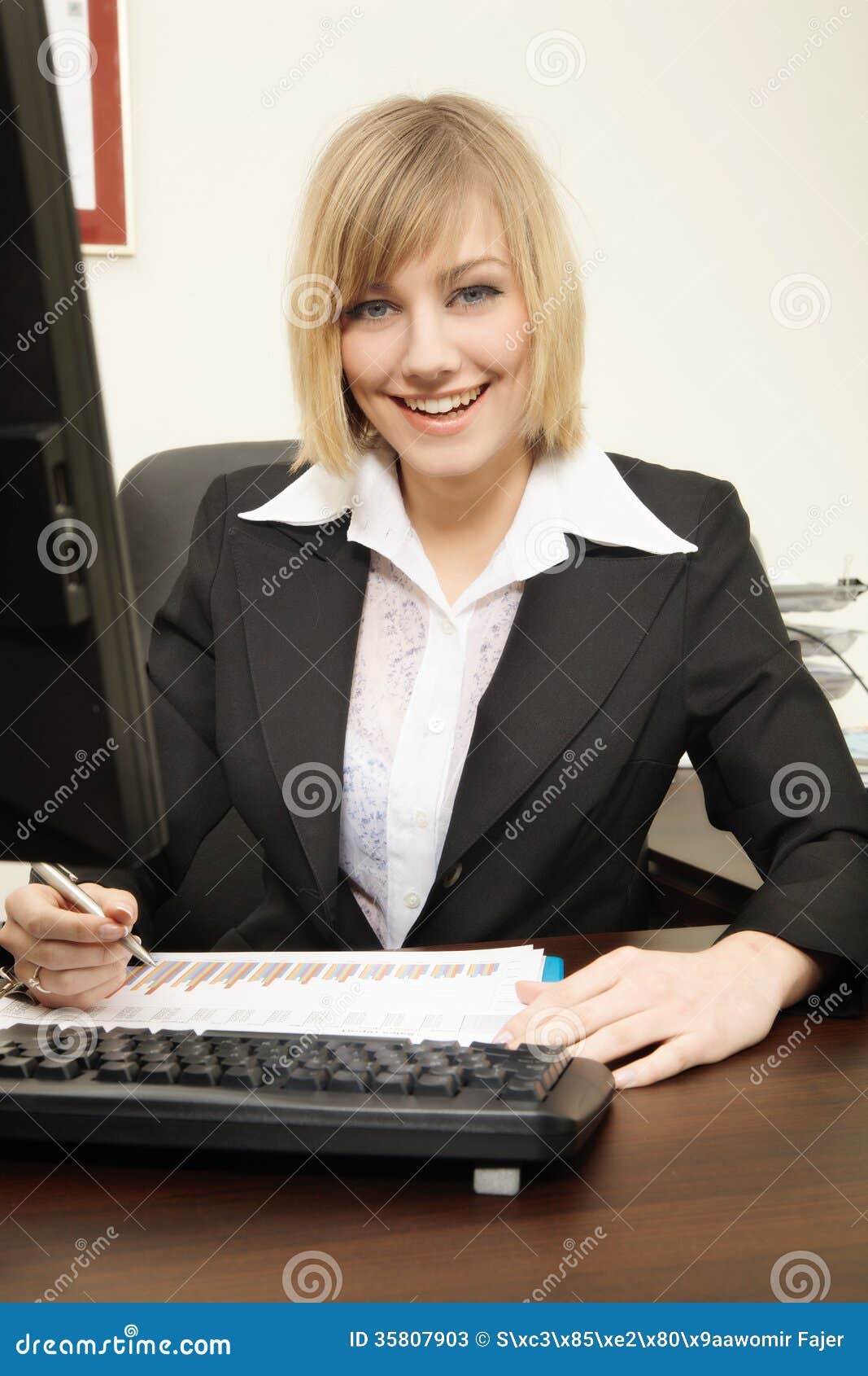 Woman Working with Computer Stock Image - Image of people, collar: 35807903