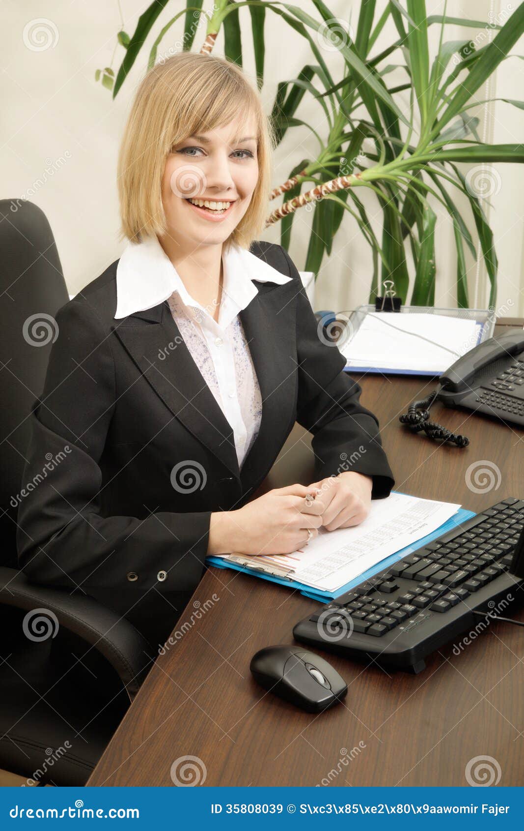 Woman Working with Computer Stock Image - Image of white, worker: 35808039