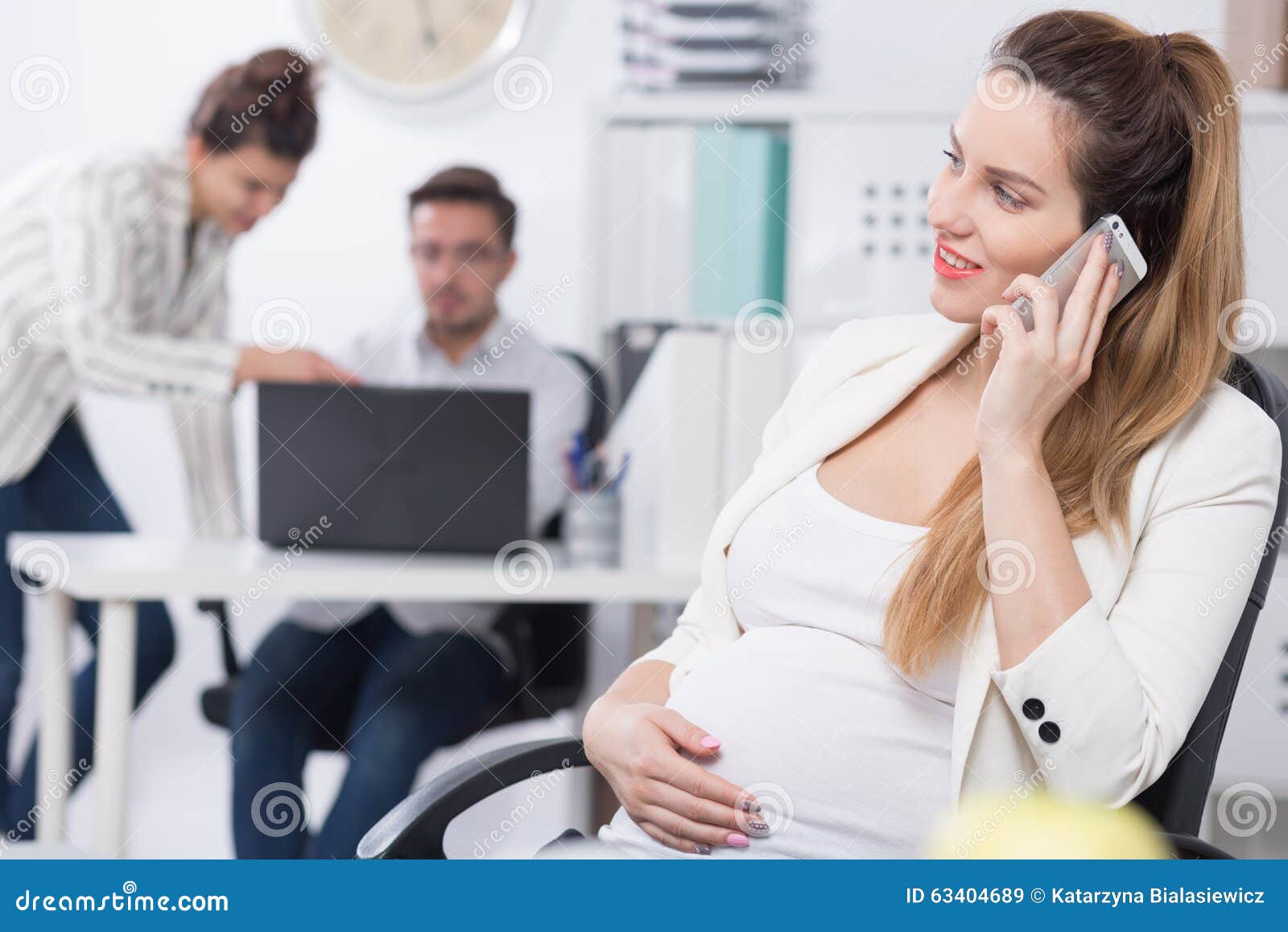 Woman Working during Pregnancy Stock Image - Image of office, worker ...