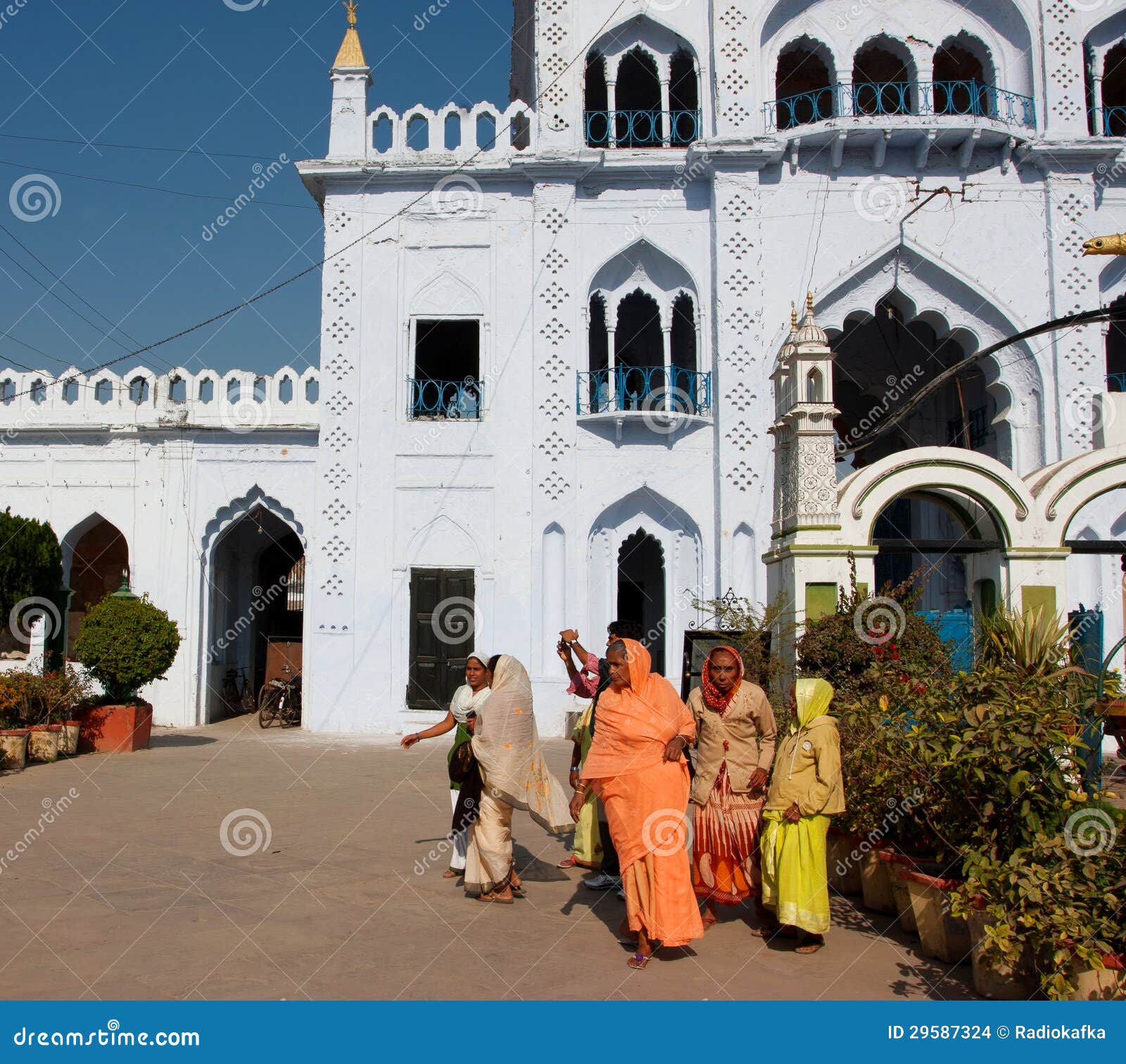 Women in colorful sari editorial stock image. Image of india - 29587324