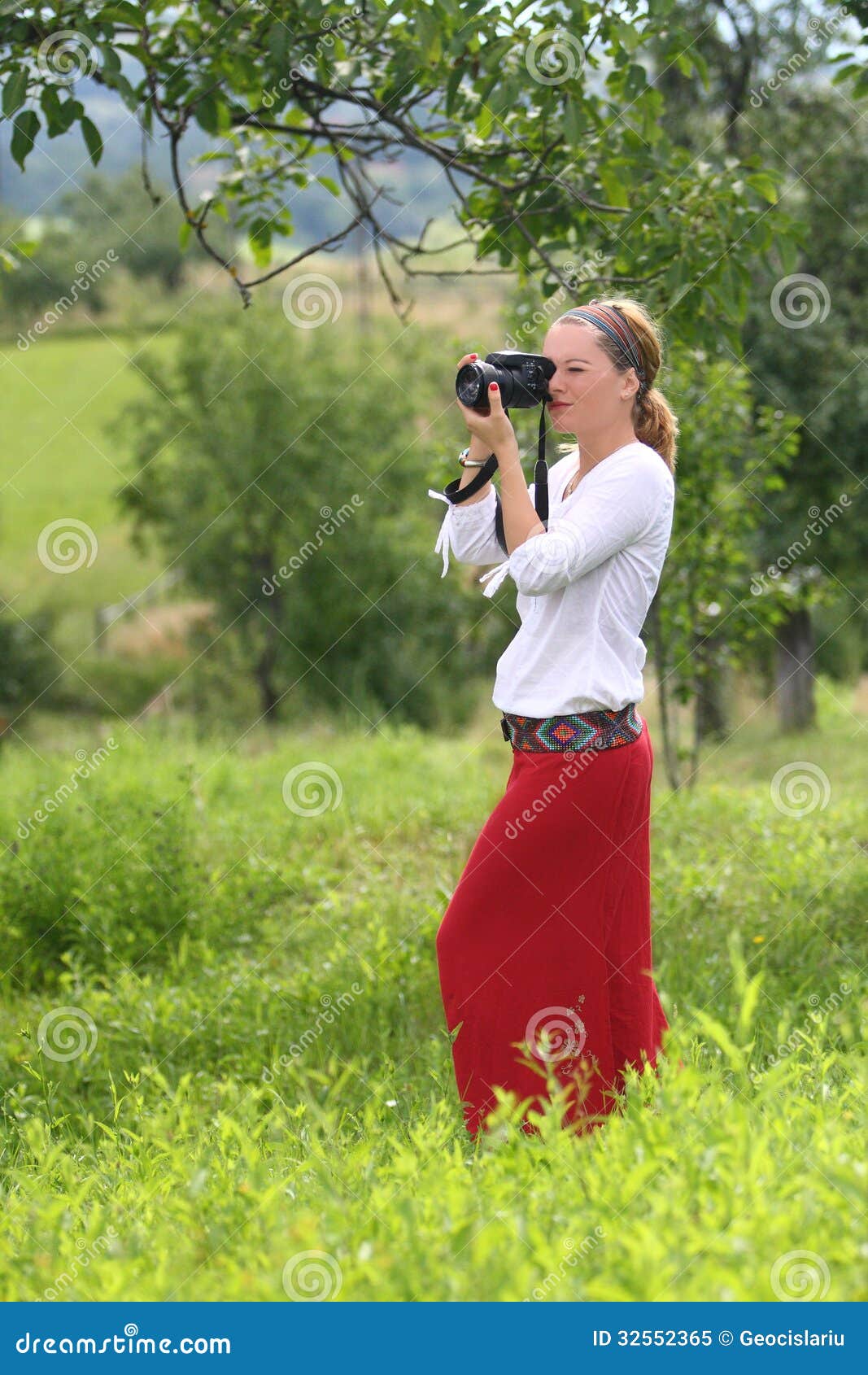 Women with a Digital Camera Stock Image - Image of snapshot, cute: 32552365