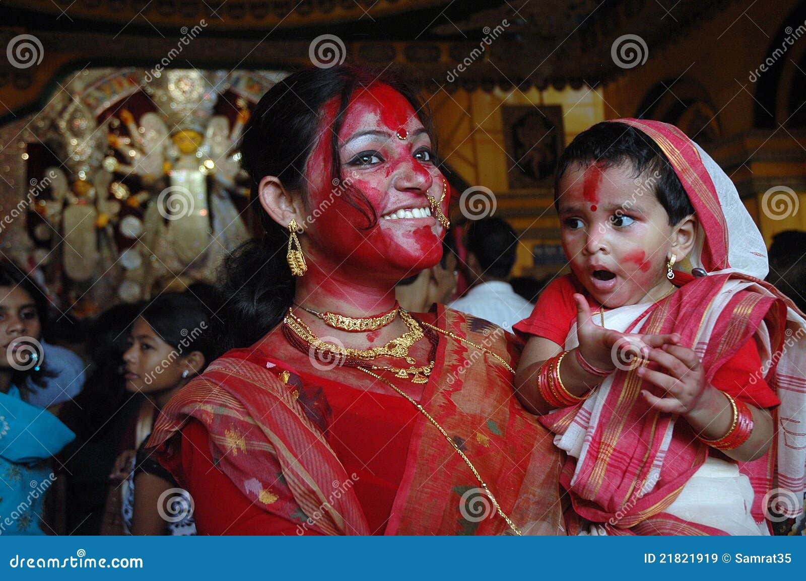 Women in Durga Festival editorial stock image. Image of dresses - 21821919