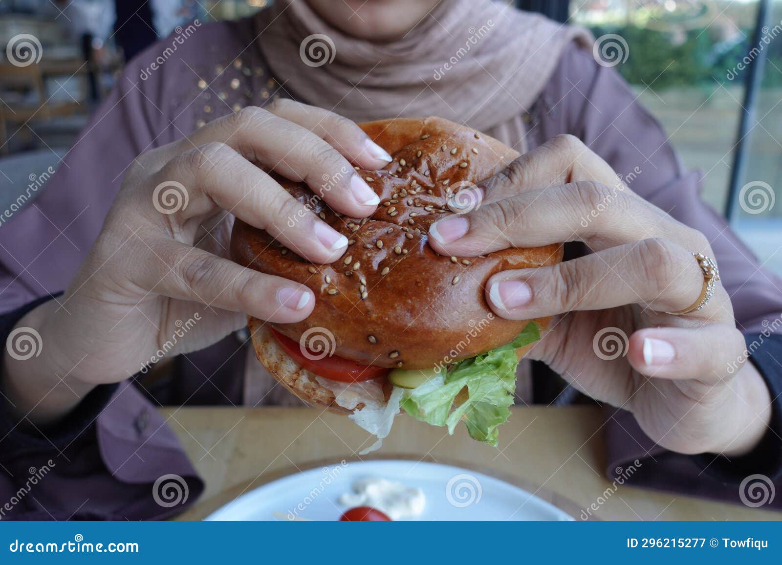 Women Hand Holding Beef Burger Stock Image - Image of fresh, women ...