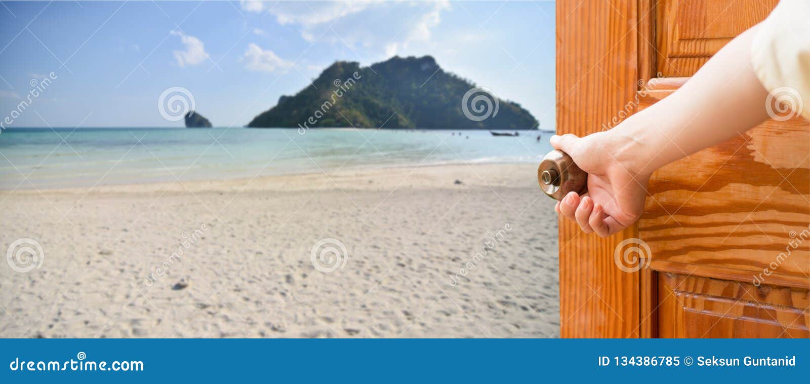 Women Hand Open Door Knob or Open the Door. Stock Image - Image of ...
