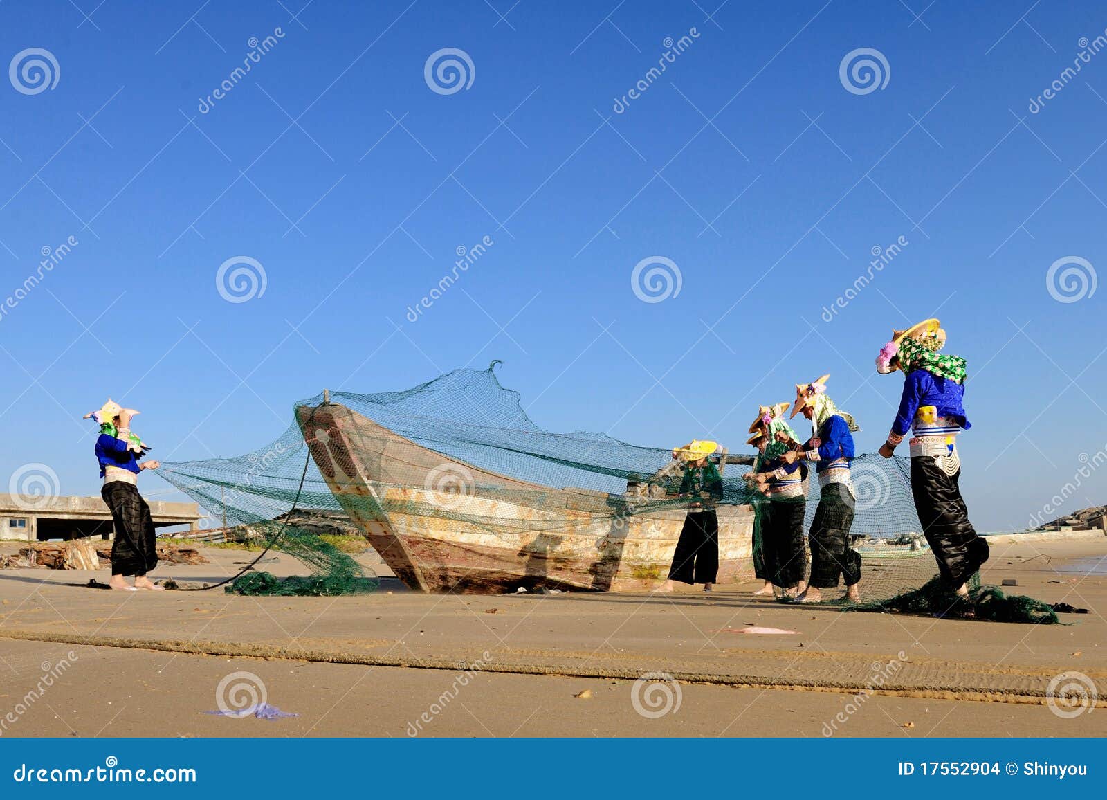 The Women of Hui an editorial stock image. Image of scarf - 17552904