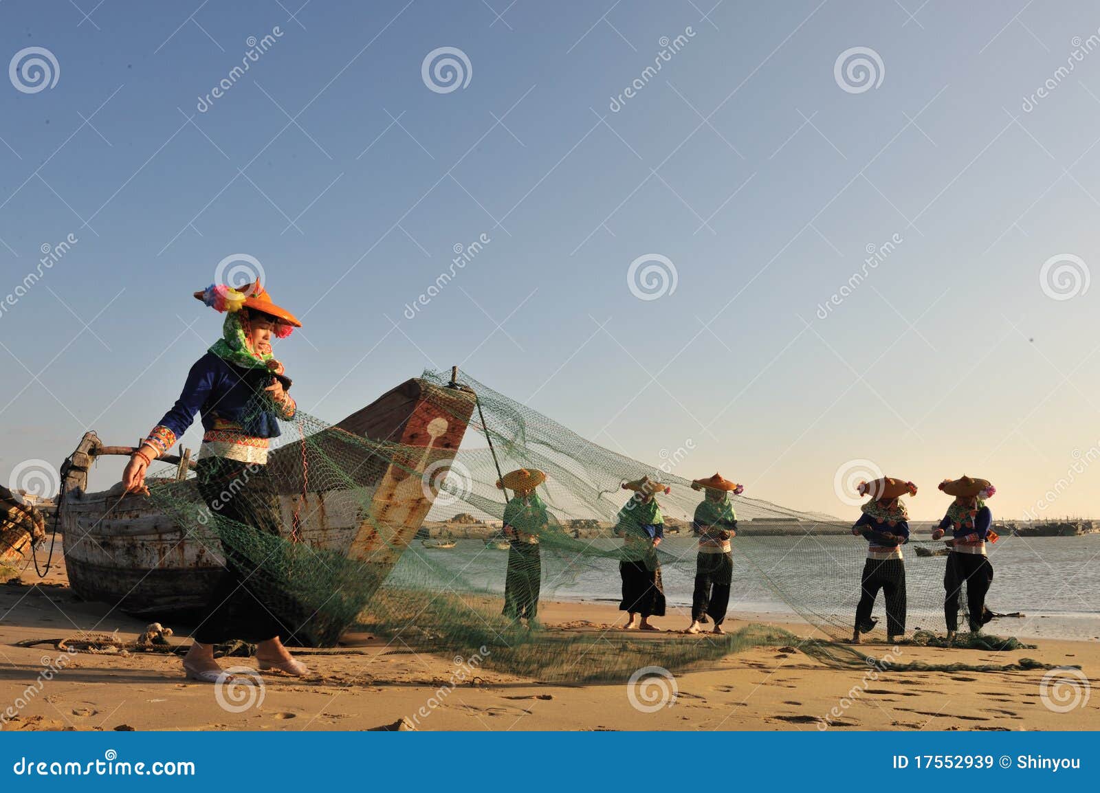 The Women of Hui an editorial stock image. Image of waist - 17552939