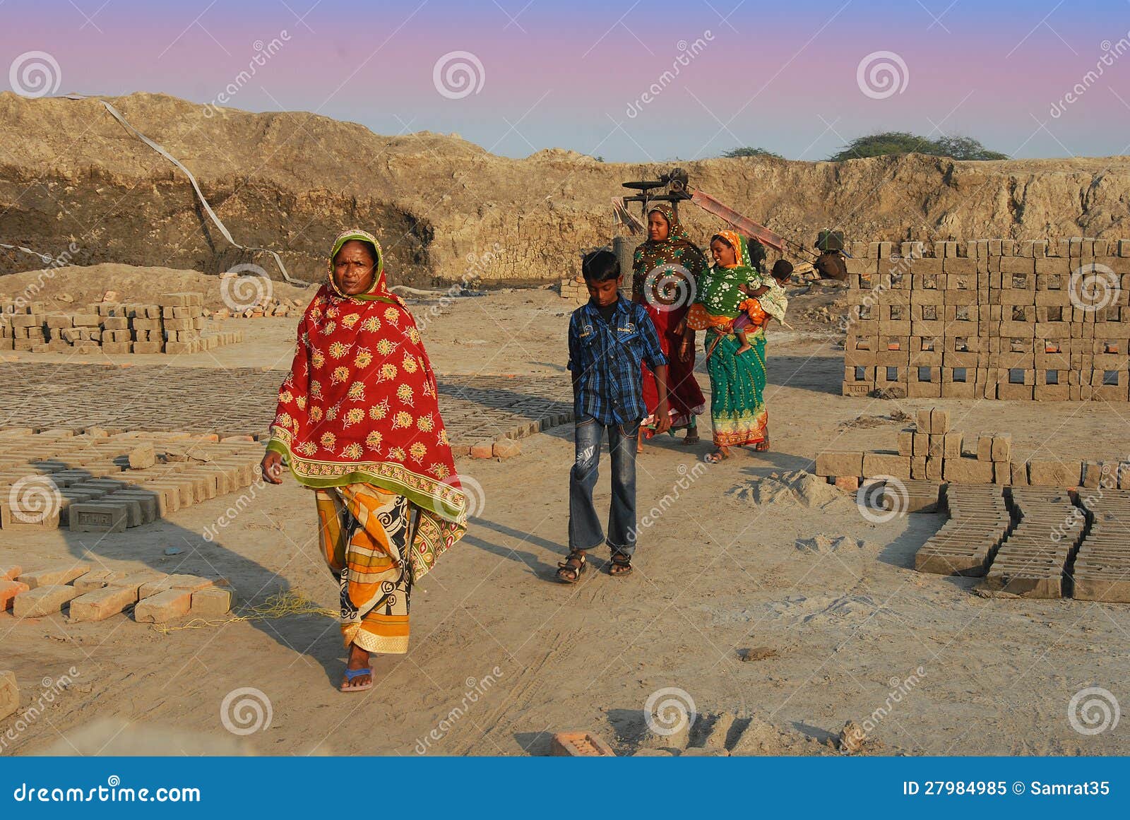 Women Labour in Indian Brick-field Editorial Image - Image of labour ...
