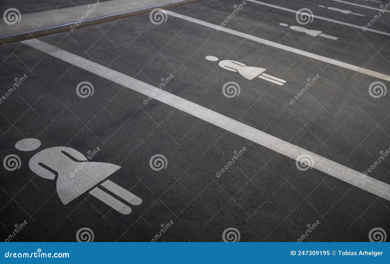 Women Parking Symbols in a Parking Garage Stock Image - Image of ...