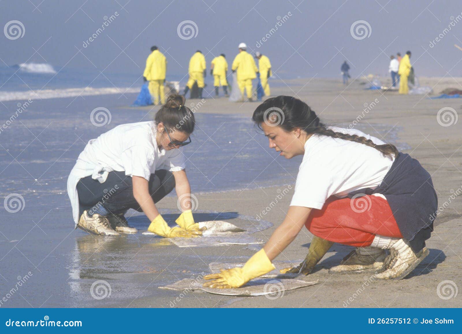 Women Participating in an Environmental Clean Up Editorial Photography ...