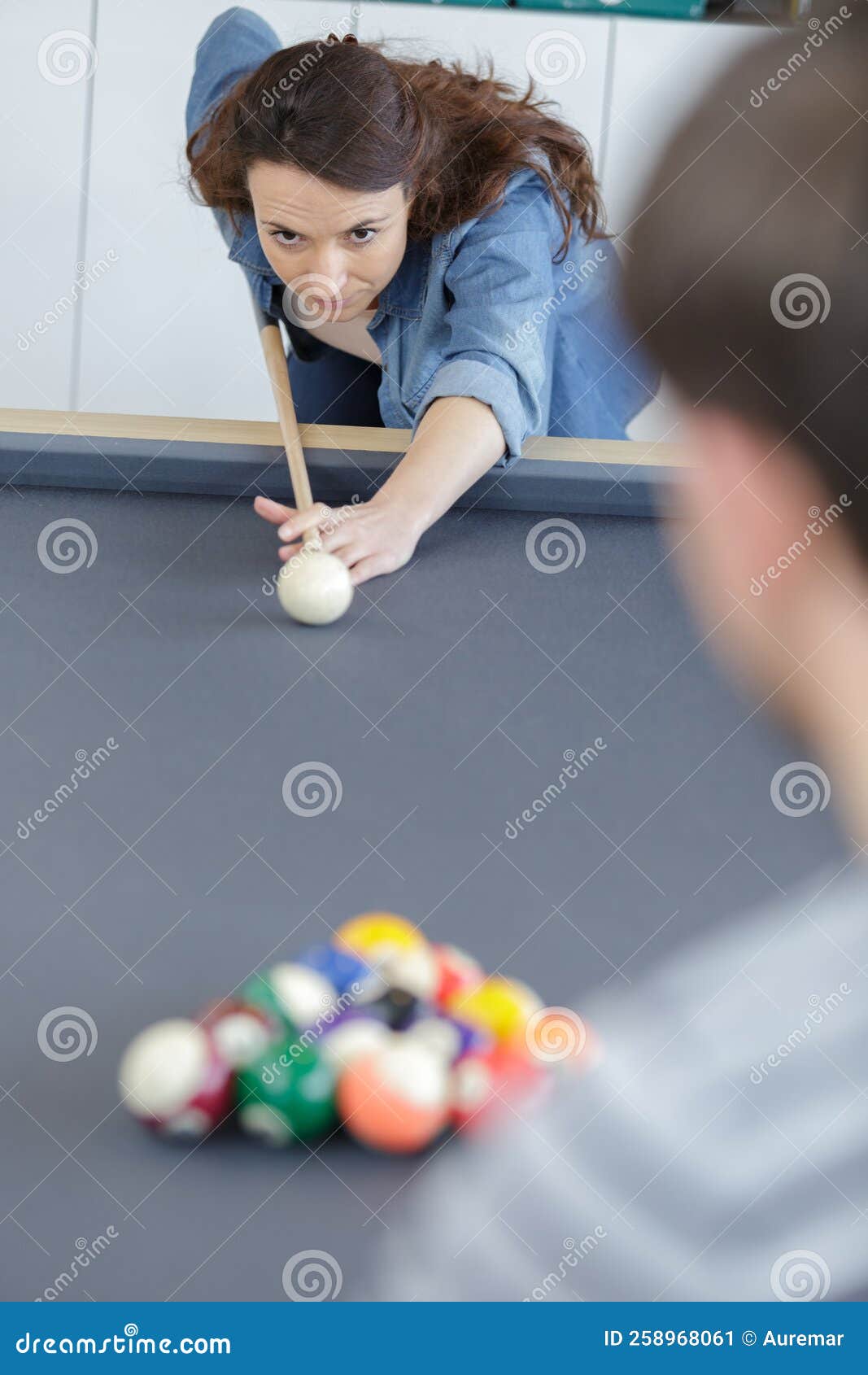 Woman playing snooker stock image. Image of round, adult - 258968061