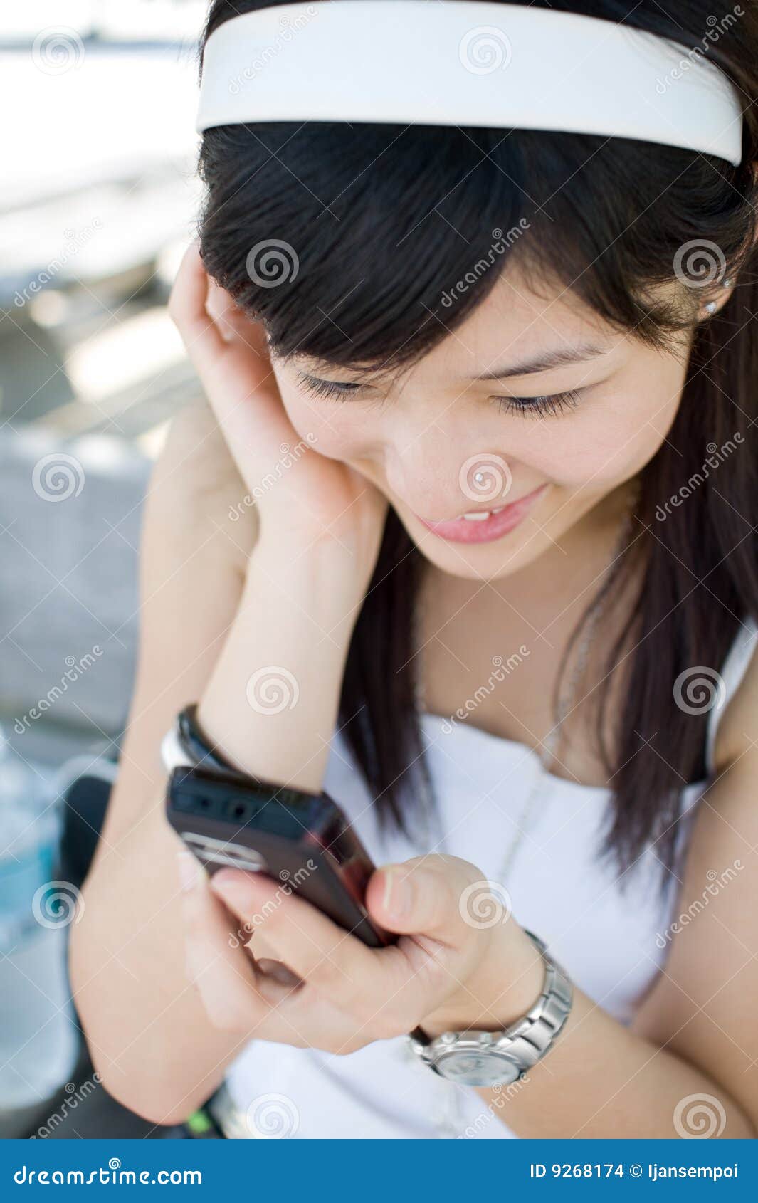 Women read text message stock photo. Image of outdoor - 9268174