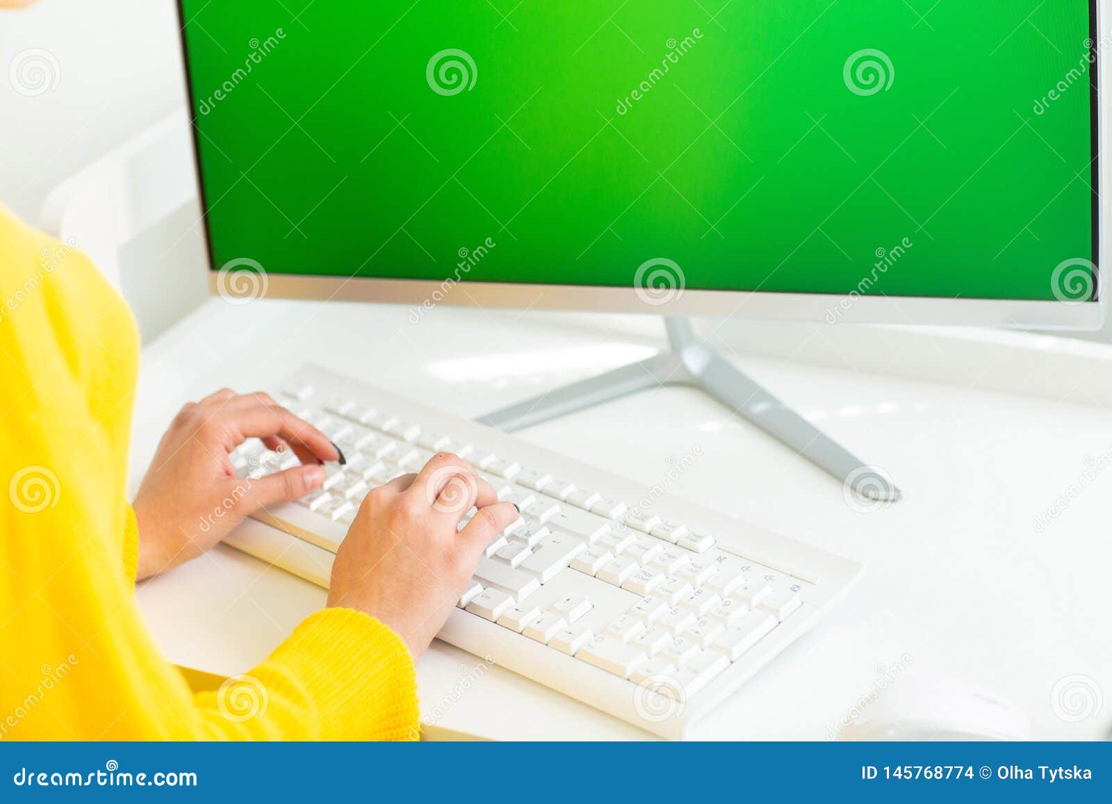 Women`s Hands Close Up, Working at the Computer with Green Screen, in ...