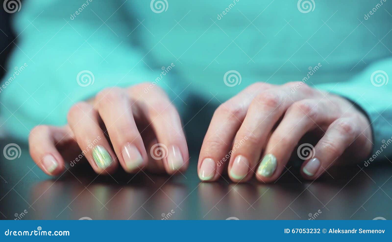 Women S Hands Nervously Tapping Fingers on the Table Stock Footage ...