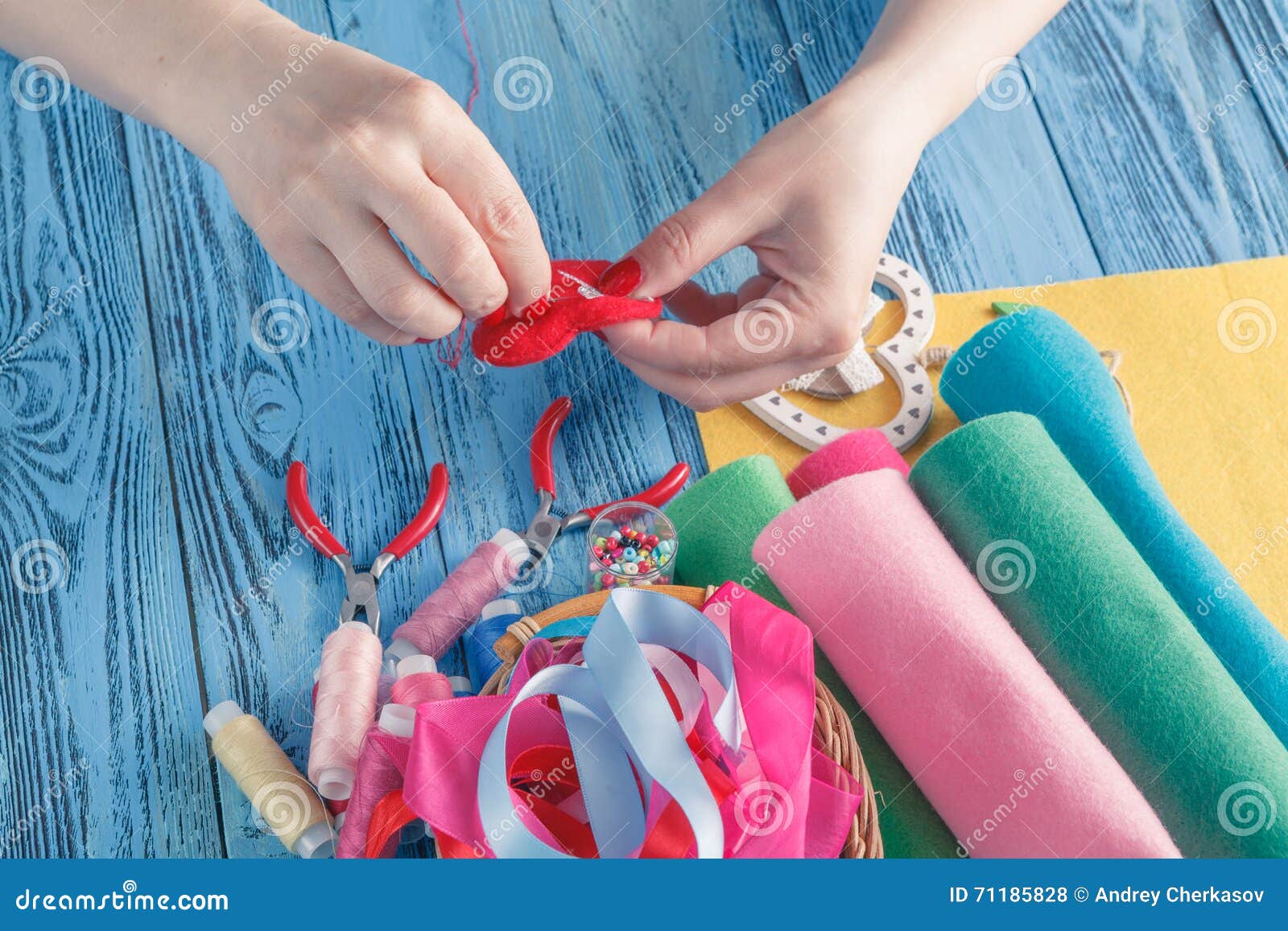 1,011 Women Making Crafts Stock Photos - Free & Royalty-Free Stock ...