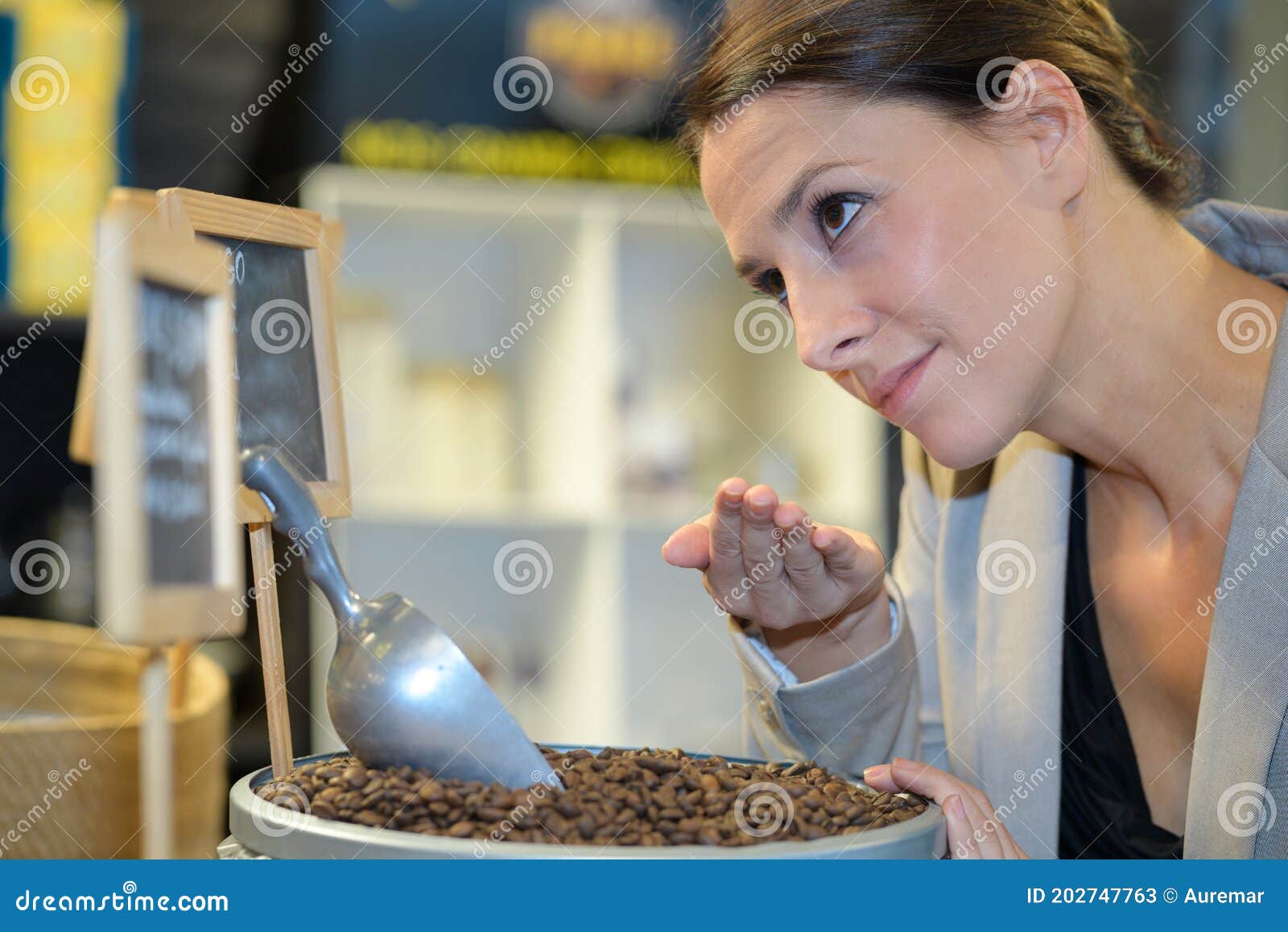 Women smell coffee beans stock image. Image of oneperson - 202747763