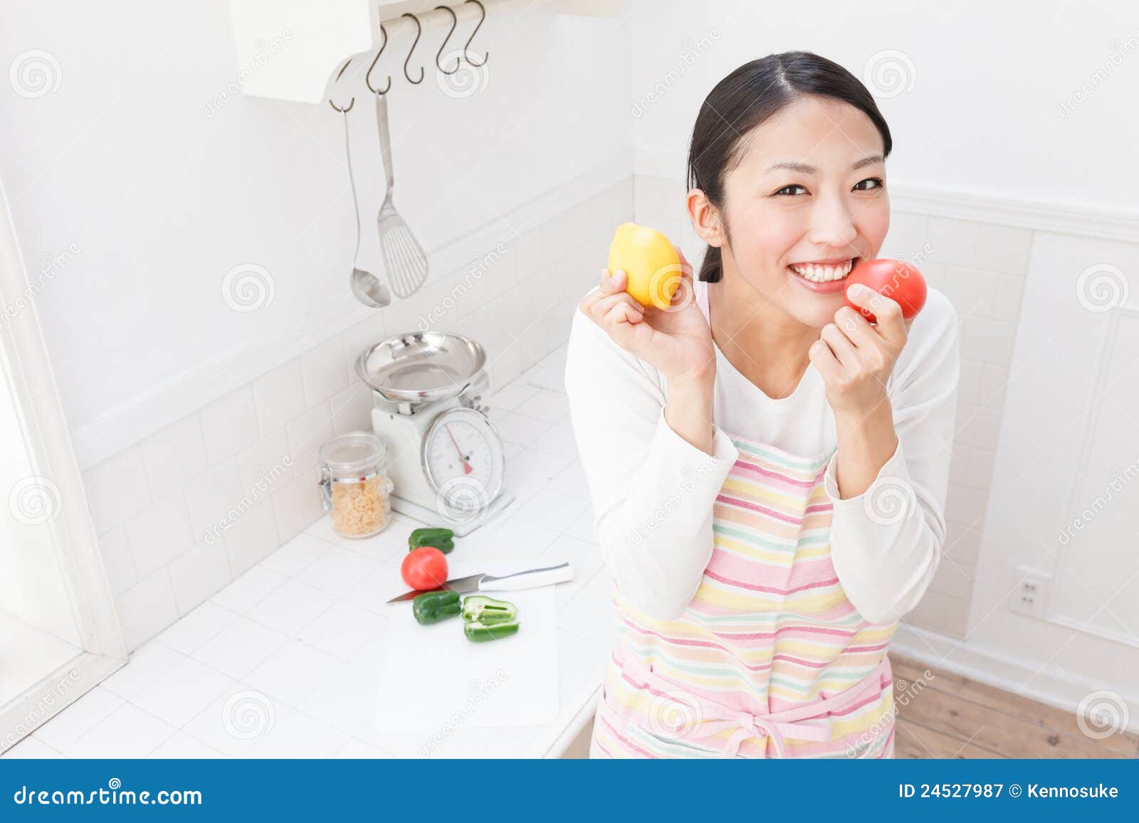 Women with vegetables stock image. Image of lemon, kitchen - 24527987