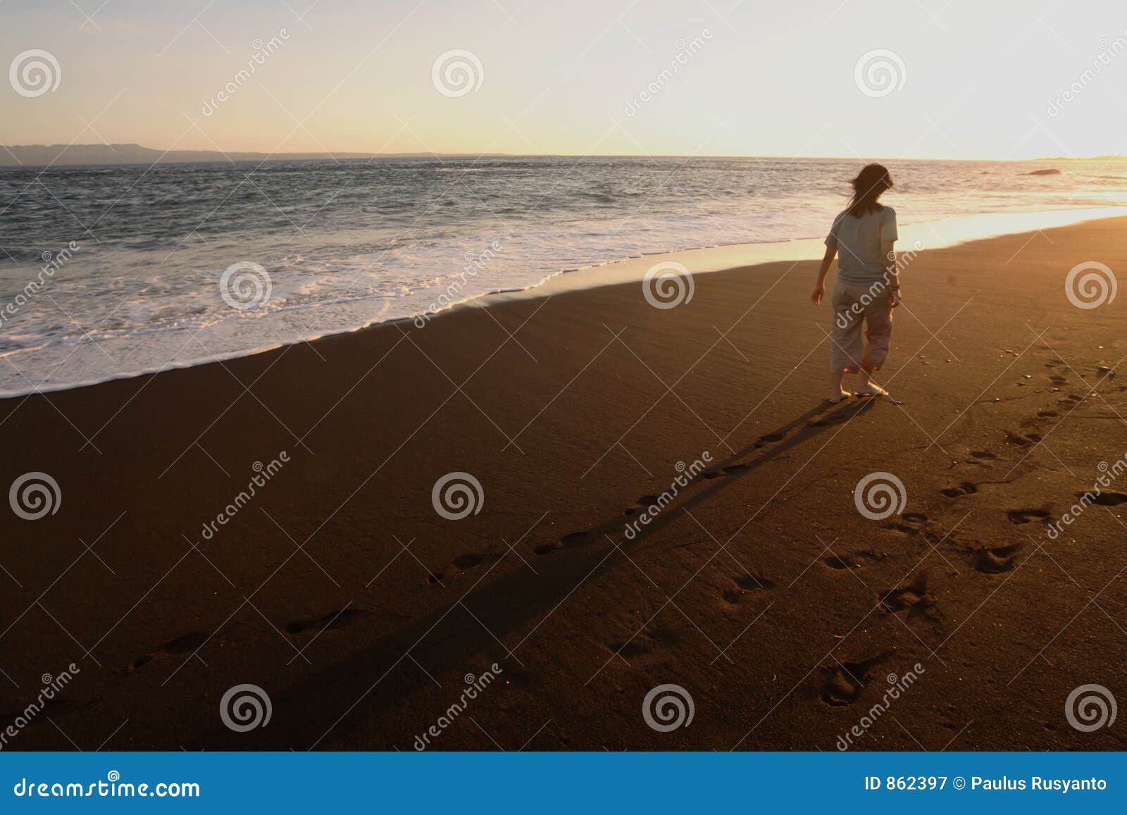 Women Walking Along the Beach Stock Image - Image of coast, lonely: 862397