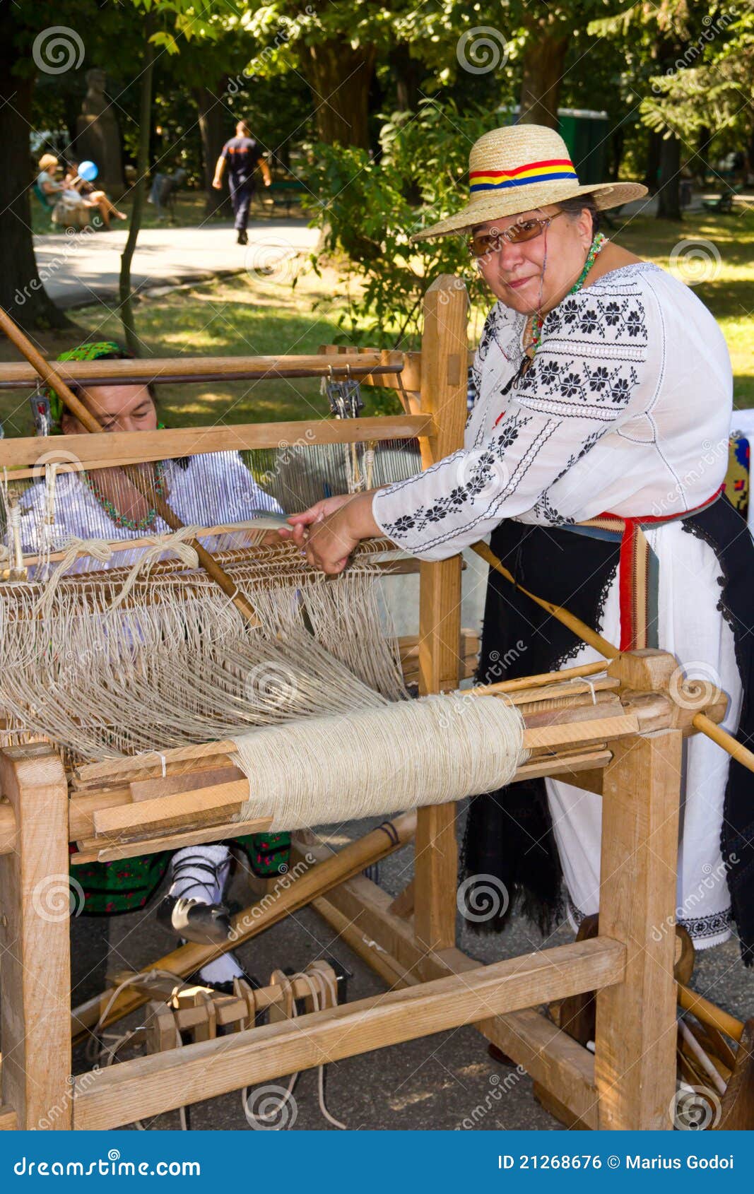 Women weaving editorial photo. Image of tradition, popular - 21268676