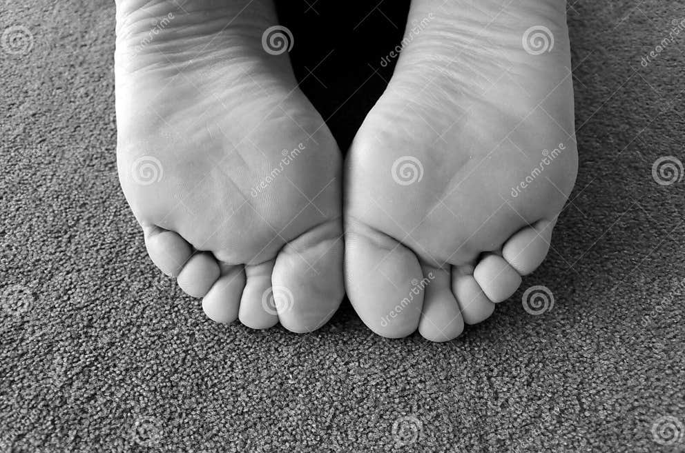 Womons脚 库存图片. 图片 包括有 关闭, 皮肤, 部分, 关心, 编号, 其它, 修脚, 投反对票 - 98325913