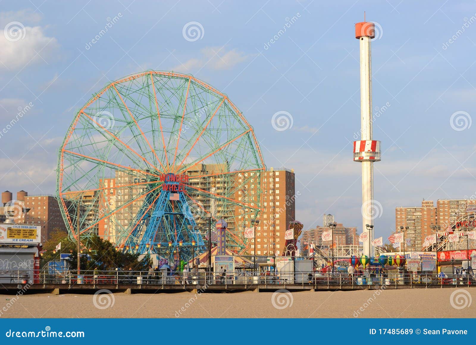 Wonder Wheel Amusement Park Editorial Stock Image - Image of york, tall ...
