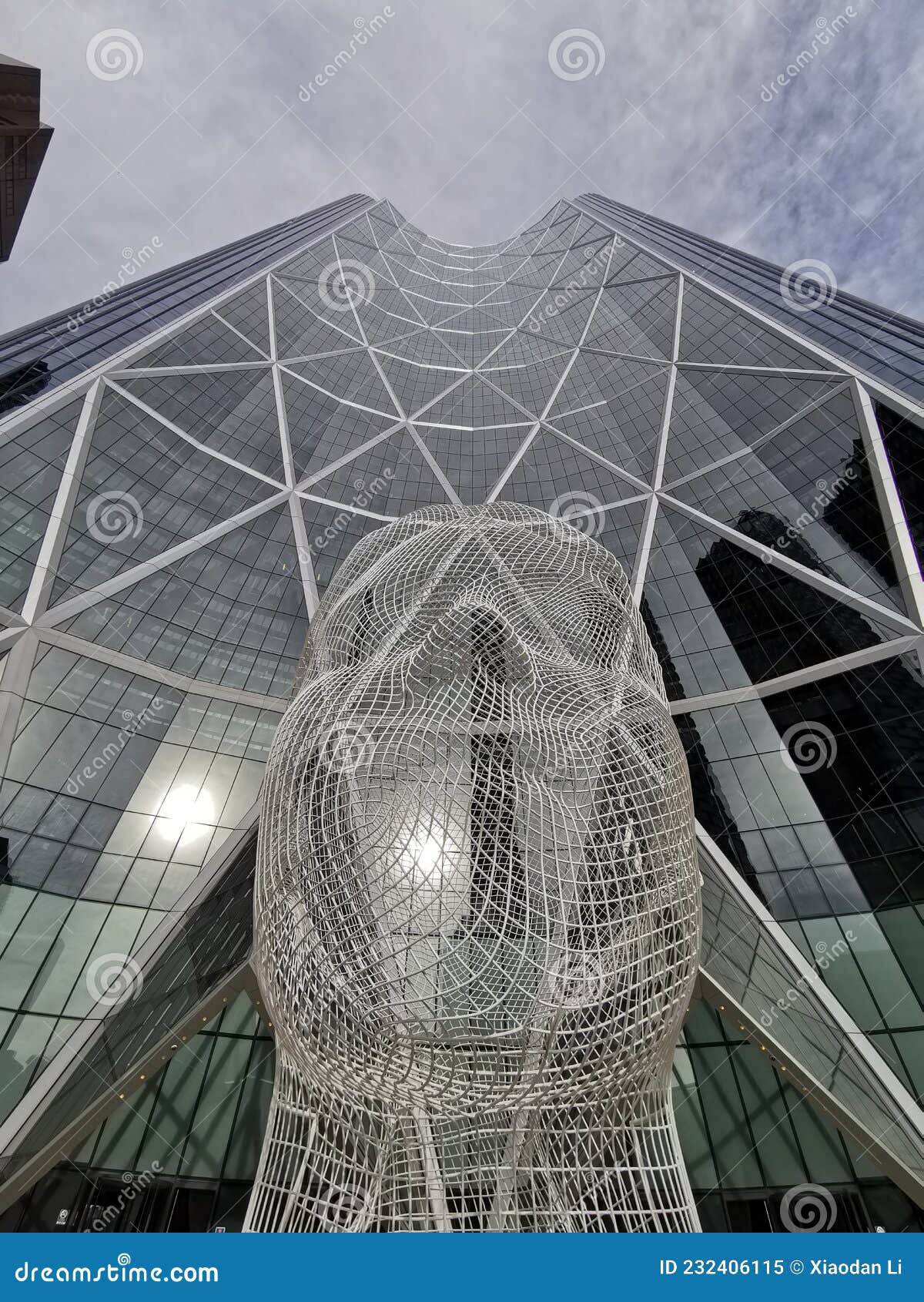 Wonderland Sculpture Modern Head Editorial Image - Image of iron ...