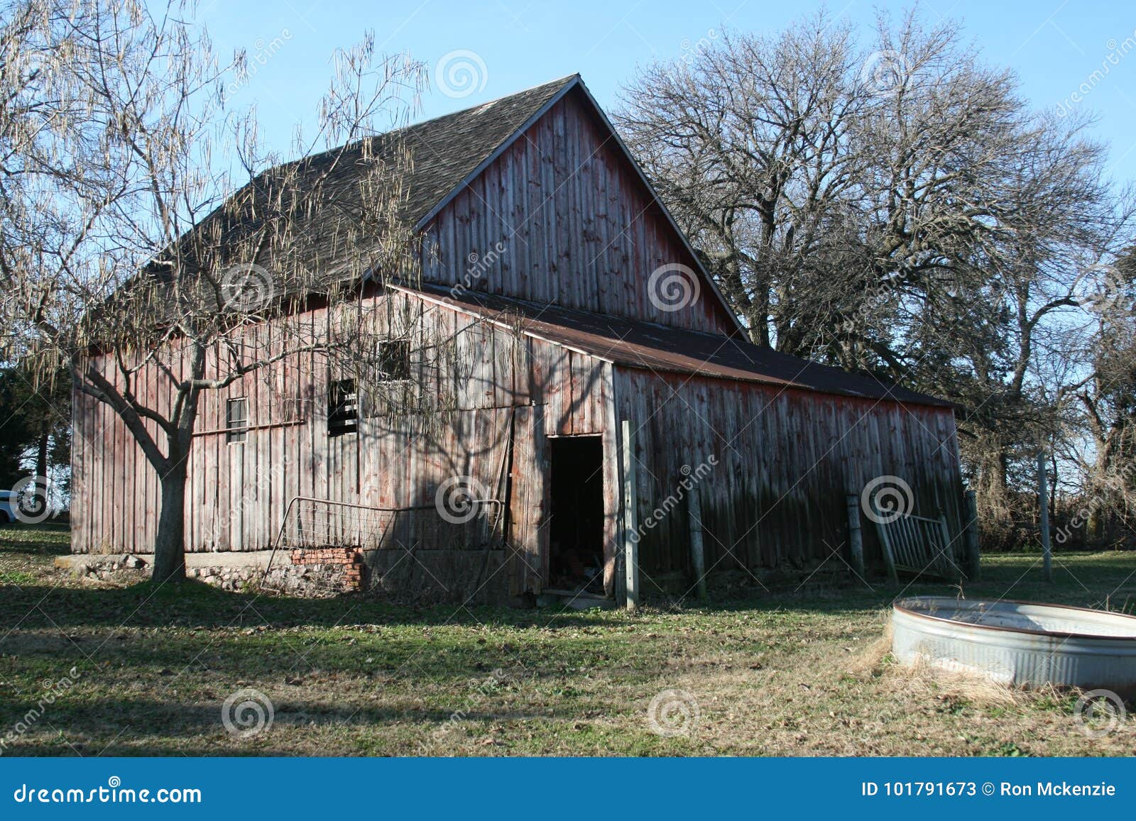 Barns of the Mid West stock image. Image of cattle, designs - 101791673