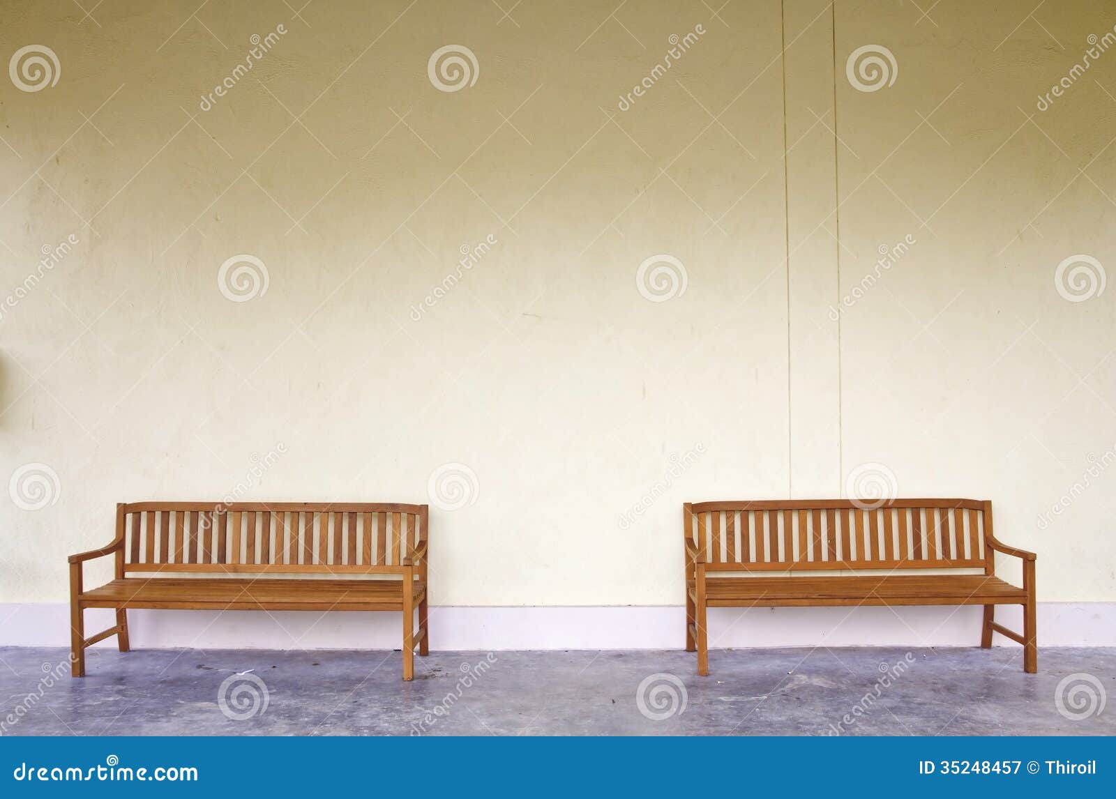 Wood Bench Against Blank Wall. Stock Image - Image of floor, park: 35248457