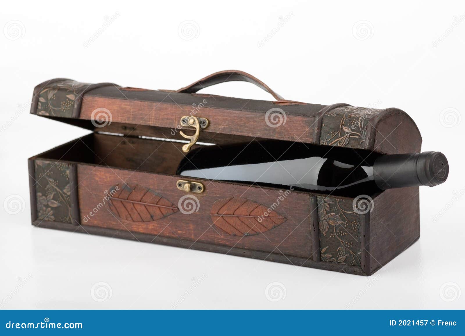 Wood Box with One Red Wine Bot Stock Image - Image of neck, agriculture ...