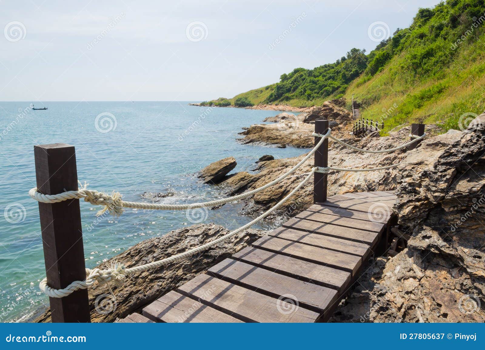 Wood bridge to the sea stock image. Image of street, nature - 27805637