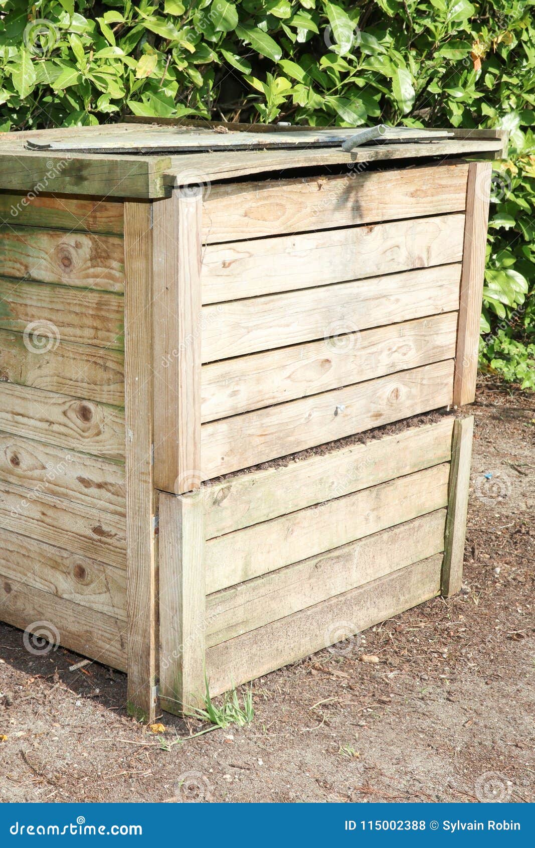 Wood Compost Bin with Organic Stock Photo - Image of decompose, scraps ...