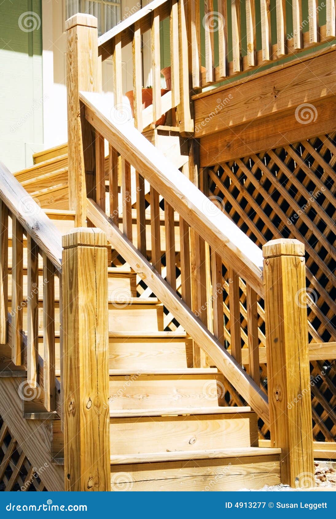 Wood deck steps stock image. Image of architecture, colour - 4913277