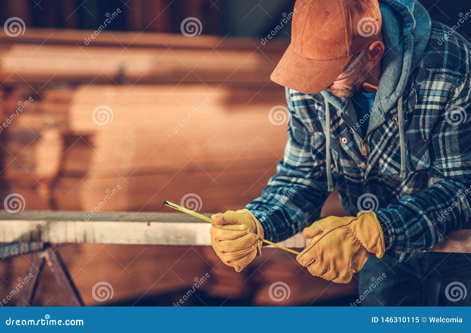 Wood Frame Construction stock image. Image of worker - 146310115