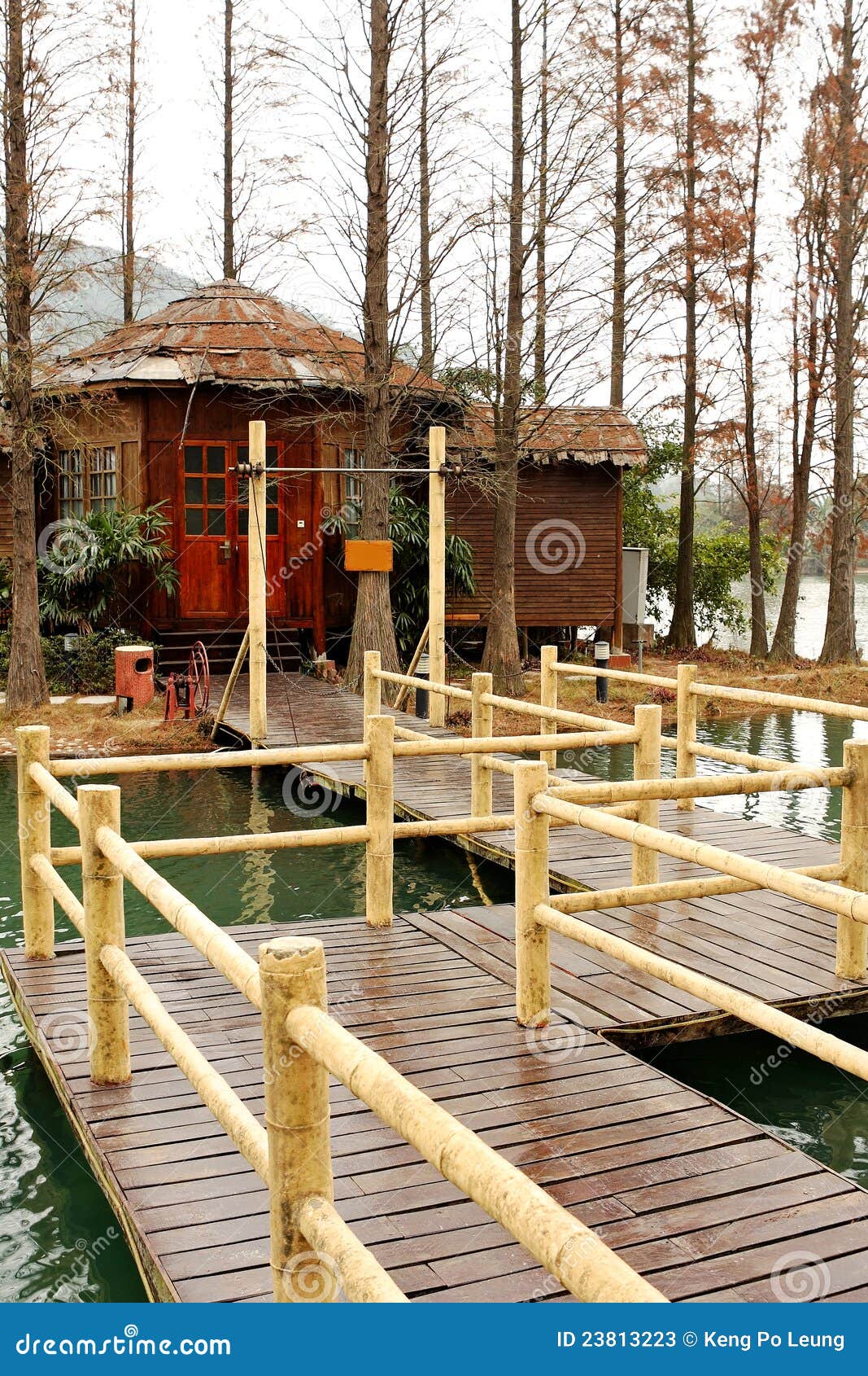 Wood House on Lake and Path Stock Image - Image of sand, holiday: 23813223
