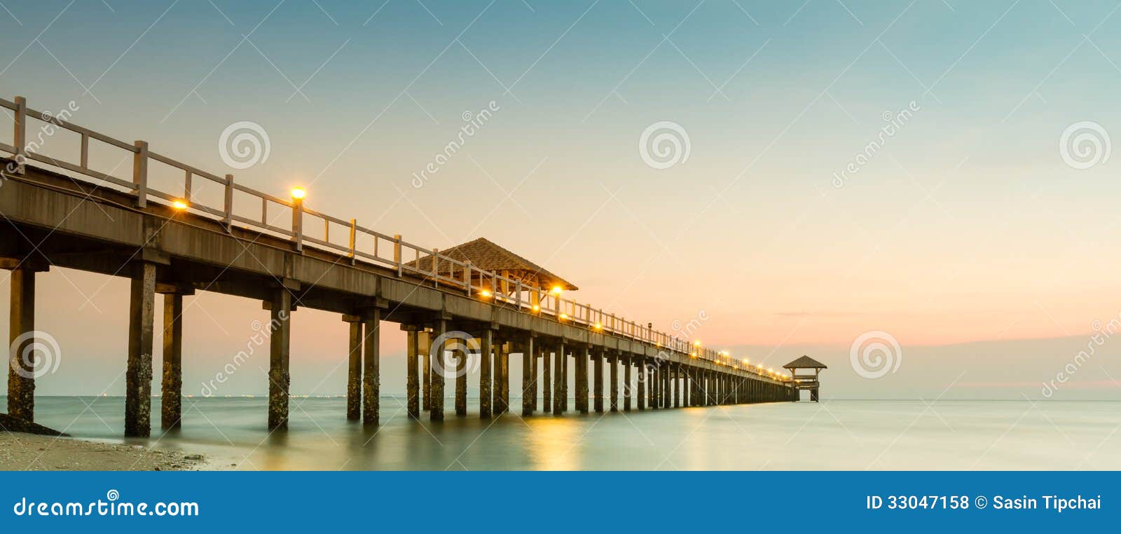 Wood jetty on the Beach stock photo. Image of horizon - 33047158