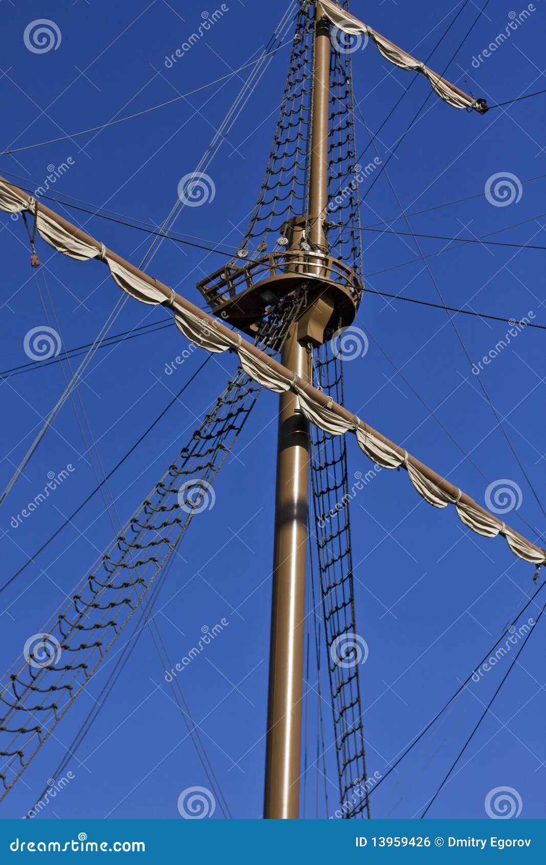 Wood Mast Picture. Image: 13959426