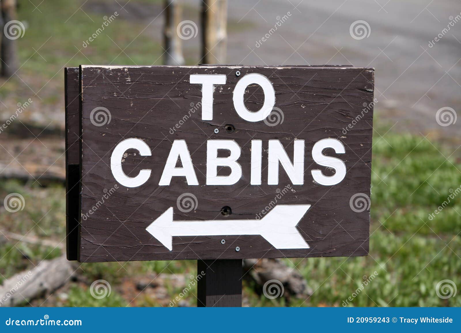 Wood sign for cabins stock image. Image of holiday, recreation - 20959243