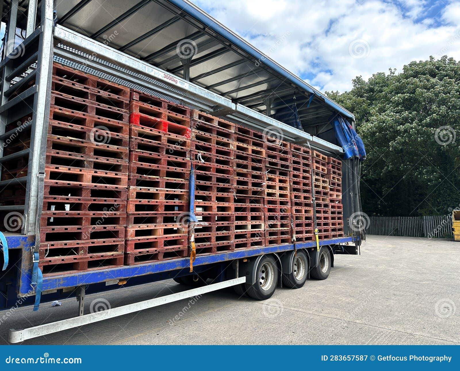 Wooden cargo pallets stock image. Image of wooden, truck - 283657587