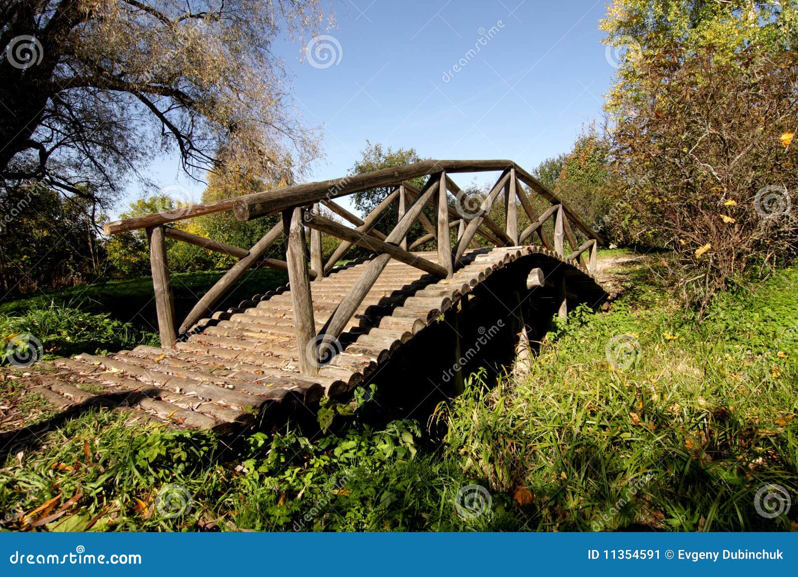 Wooden foot bridge stock image. Image of foot, cylinder - 11354591